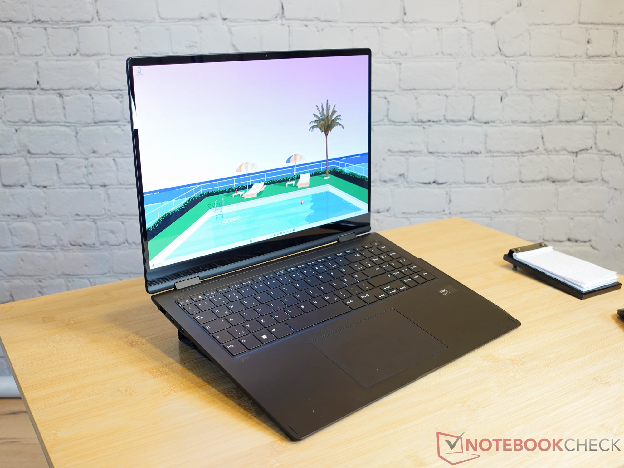 Análise do LG gram Pro 2 em 1 16T90SP - Leve e potente - Notebookcheck.info