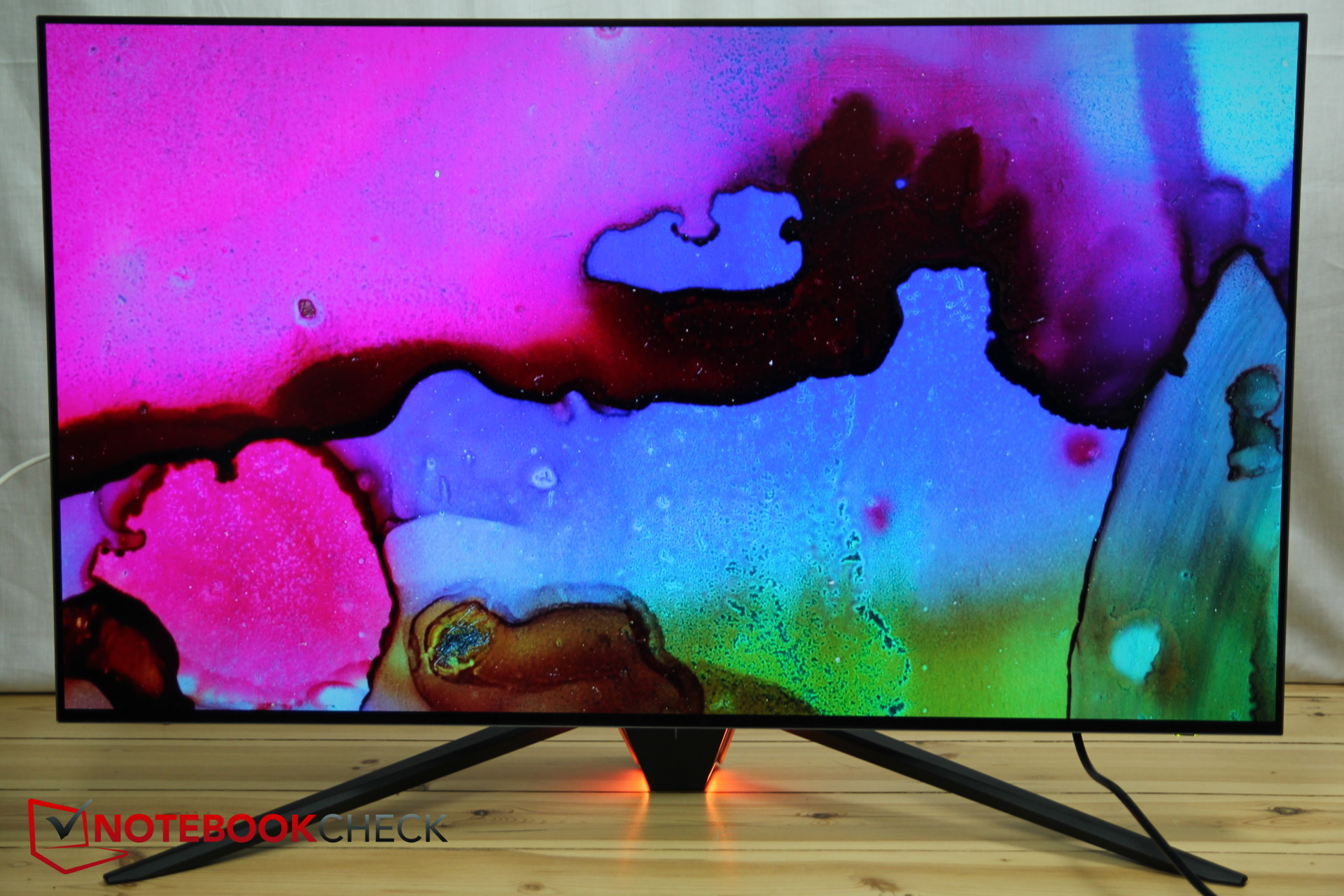 Monitor OLED KTC G42P5 em revisão: 4K jogos em enormes OLED de 42 ...