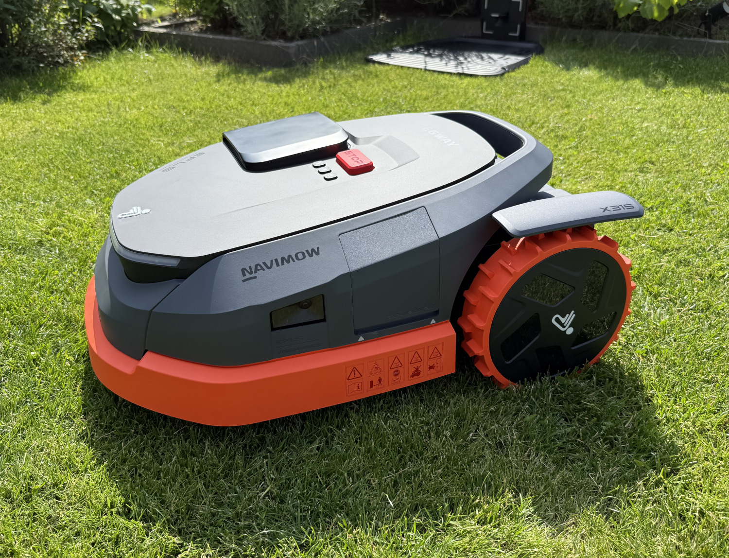 Promete o corte perfeito das bordas: Análise do cortador de grama ...