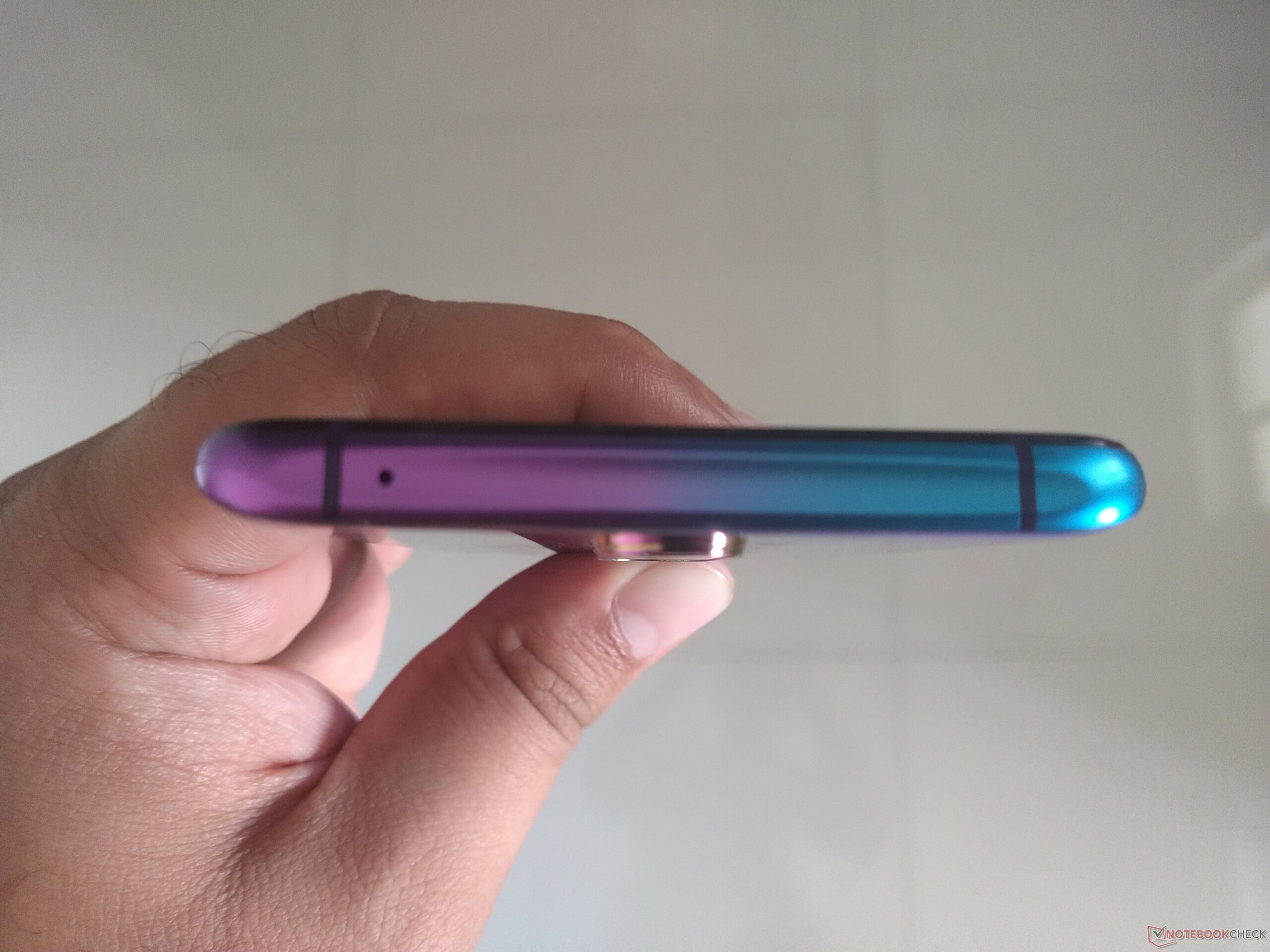 Análise Hands-on do Smartphone Oppo R17 Pro - Notebookcheck.info