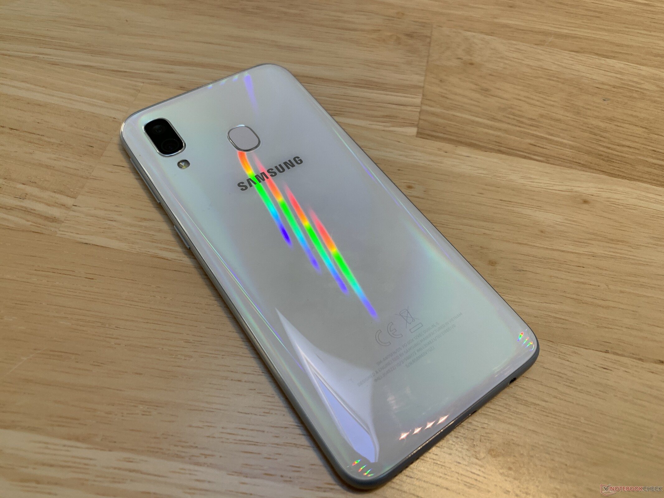 Breve Análise do Smartphone Samsung Galaxy A40 - Notebookcheck.info