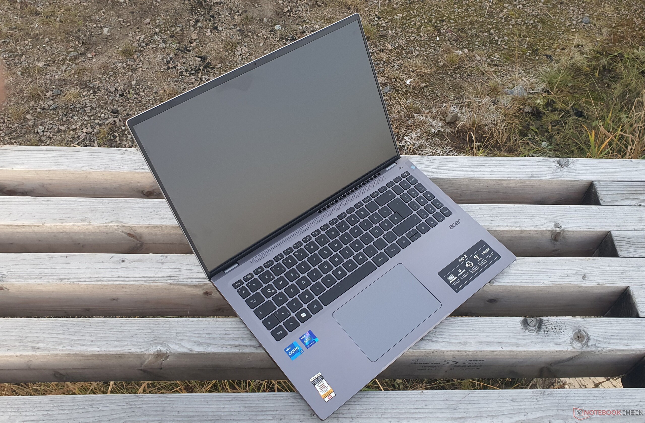 Revisão Acer Swift X 16 (2022): laptop de 16 polegadas com atualizações ...